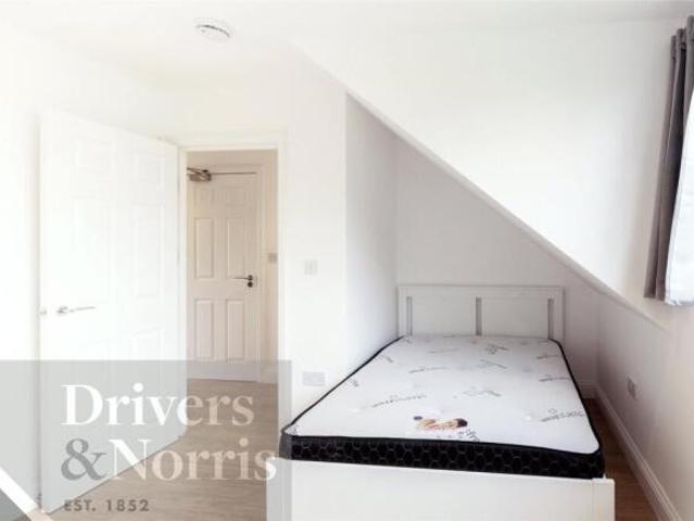 2 bedroom apartment for rent in Northfield Road, Stamford Hill, London, N16
