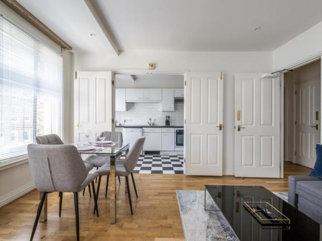 2 bedroom apartment for rent in Nottingham Place Marylebone W1U