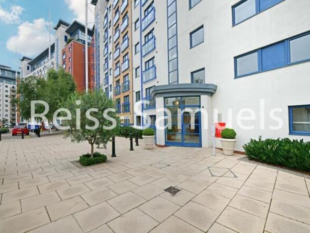 2 bedroom apartment for rent in Nova Building, Newton Place, Isle of dogs, Canary Wharf, London, E14