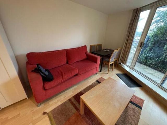 2 bedroom apartment for rent in Nova Building, Newton Place, London, E14