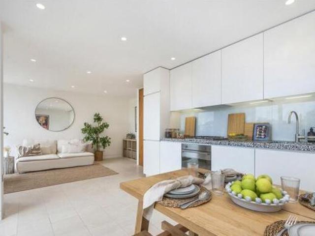 2 Bedroom Apartment For Rent In Oval Road