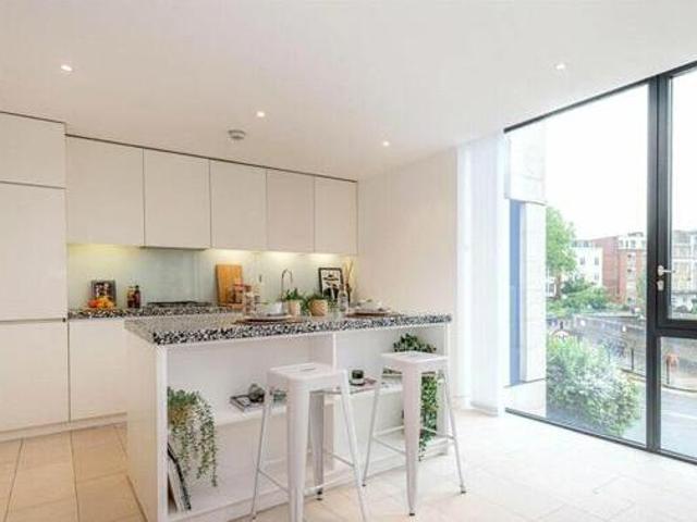 2 Bedroom Apartment For Rent In Oval Road, London