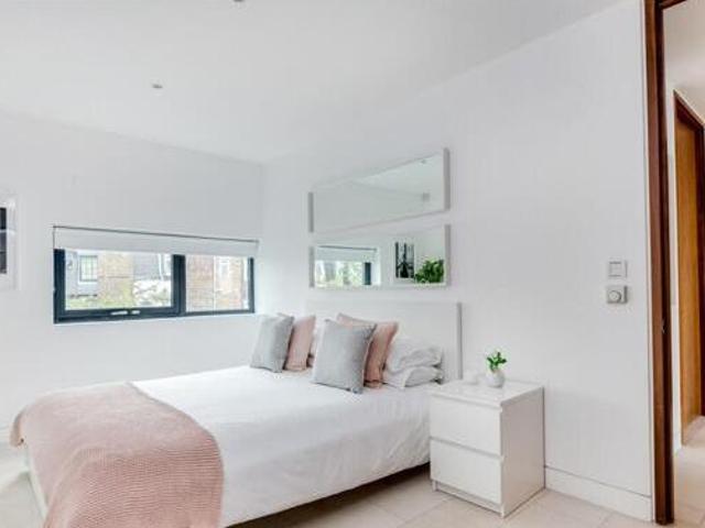 2 Bedroom Apartment For Rent In Oval Road, London