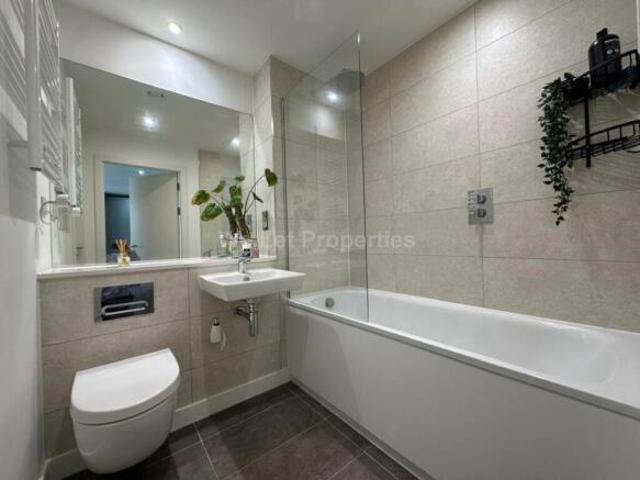 2 bedroom apartment for rent in Oxygen Tower, Store Street, M1