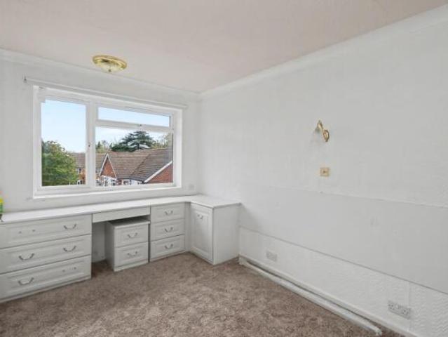 2 bedroom apartment for rent in Oakenshaw Close, Surbiton KT6