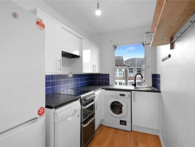2 bedroom apartment for rent in Oakhurst Grove, East Dulwich, London, SE22