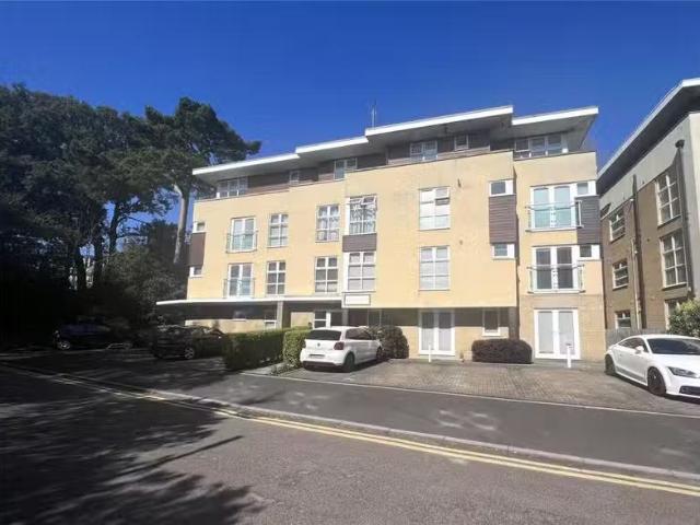 2 bedroom apartment for rent in Oakley Heights, 4 Durrant Road.