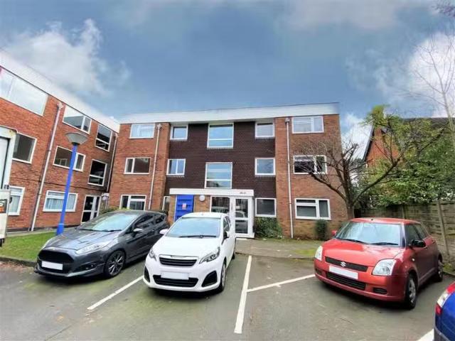 2 bedroom apartment for rent in Old Warwick Court, Old Warwick.