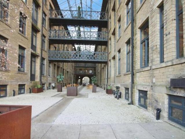 2 bedroom apartment for rent in Old Canal Street, Bradford, BD1
