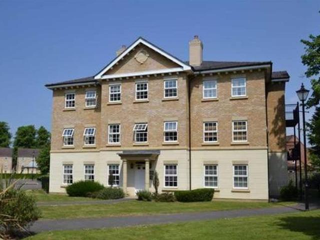 2 bedroom apartment for rent in Old College Road RG14