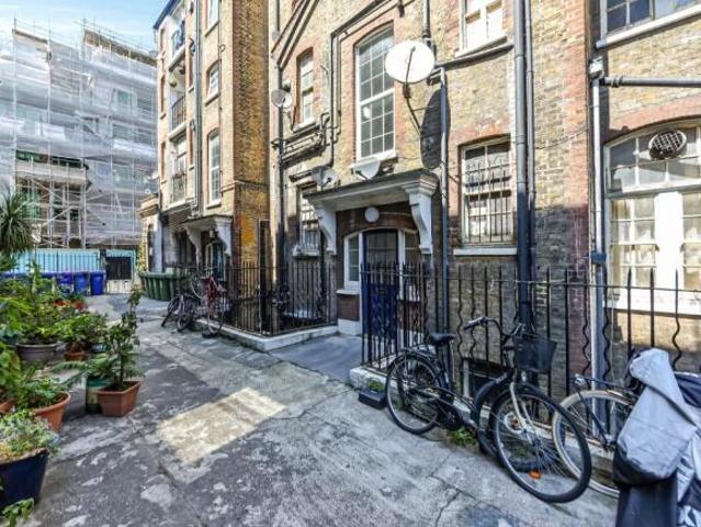2 bedroom apartment for rent in Old Kent Road, London, SE15