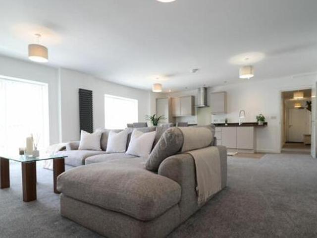 2 Bedroom Apartment For Rent In Old School Lane