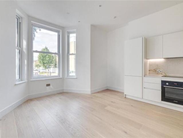 2 bedroom apartment for rent in Ongar Road, London, SW6