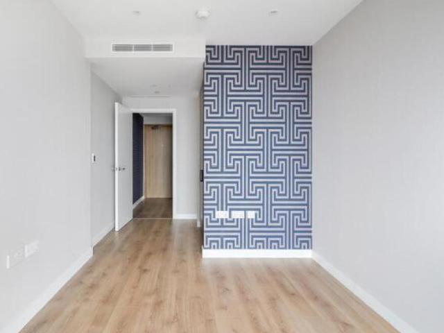 2 bedroom apartment for rent in One Thames Quay, E14