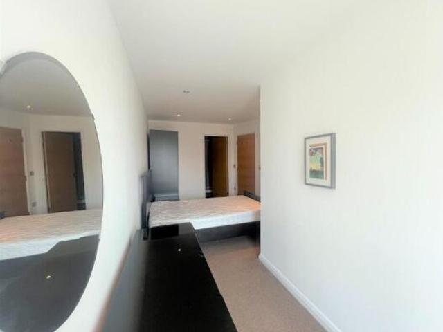 2 bedroom apartment for rent in One Brewery Wharf, LS10