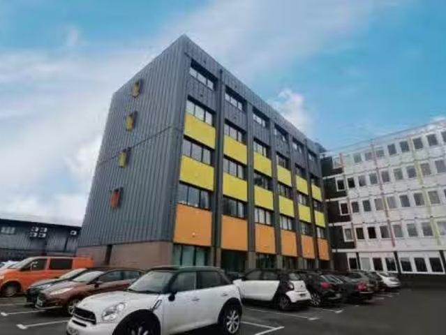 2 bedroom apartment for rent in Orchard House. Stockwood Road.