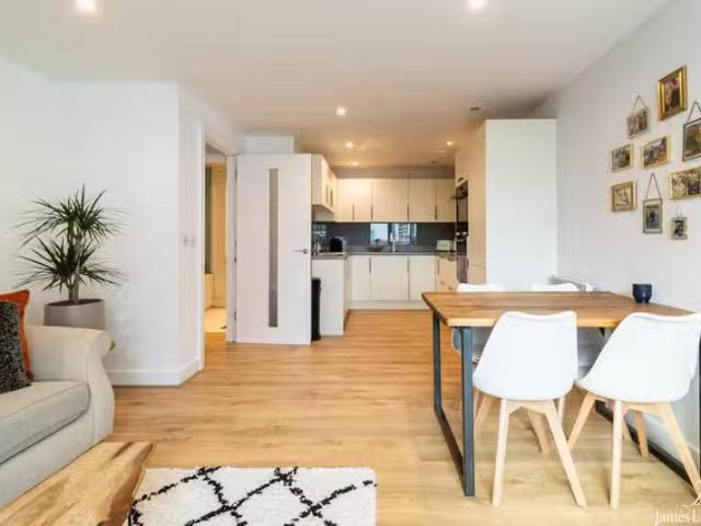 2 bedroom apartment for rent in Orion Building, Navigation Str.