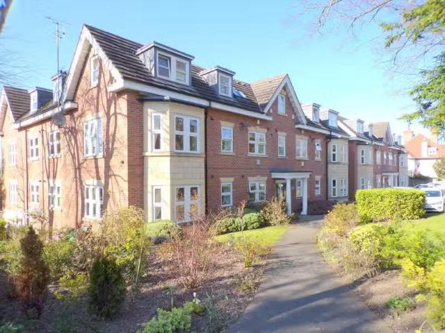 2 bedroom apartment for rent in Oriel Court, Prenton Lane, Pre.