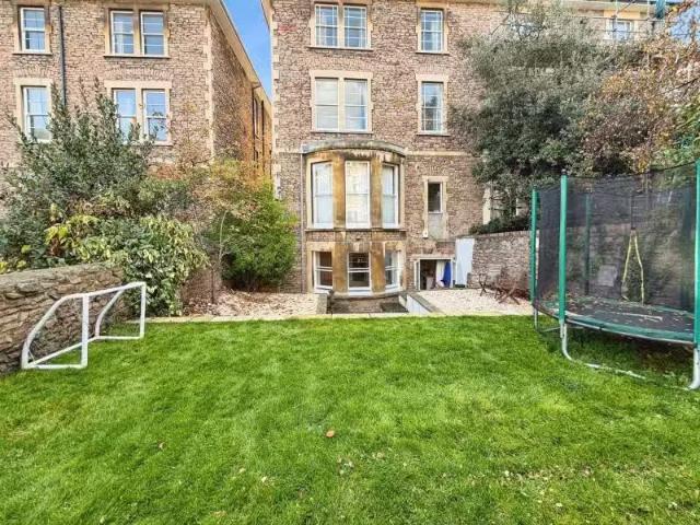 2 bedroom apartment for rent in Osborne Road Clifton, BS8