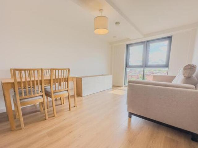 2 Bedroom Apartment For Rent In Atkinson Street, Leeds