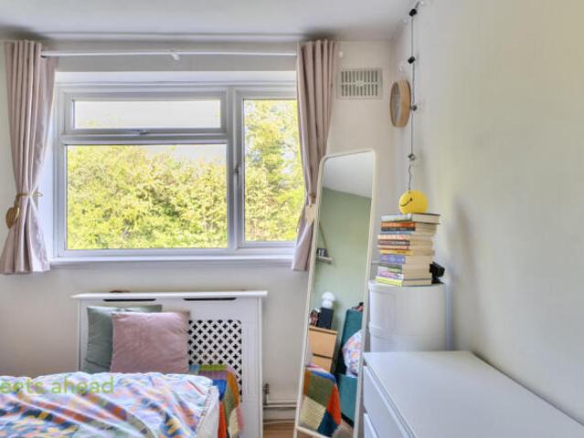 2 bedroom apartment for rent in Auckland Road, London, SE19