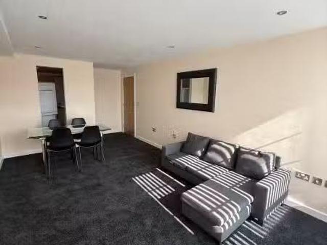 2 bedroom apartment for rent in Avoca Court, 146 Cheapside, Di.