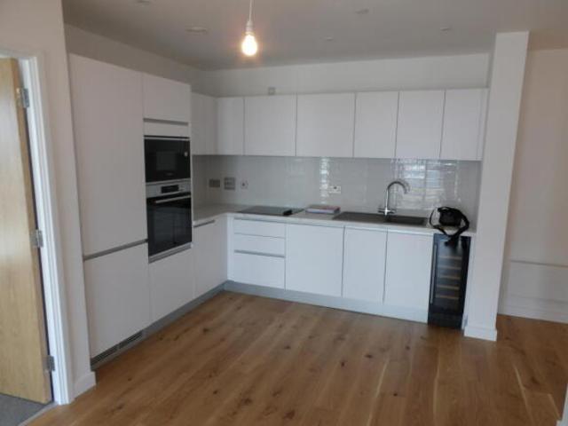 2 bedroom apartment for rent in Axium, 36 Windmill Street, B1