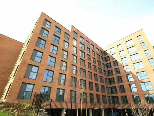 2 bedroom apartment for rent in Axium, 40 Windmill St, Birming.