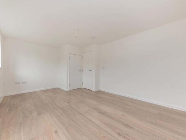 2 bedroom apartment for rent in Acacia Road, London, N22