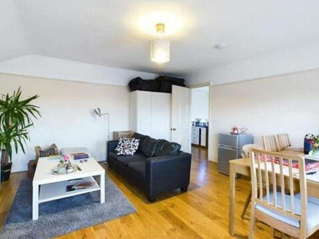 2 Bedroom Apartment For Rent In Acton, London