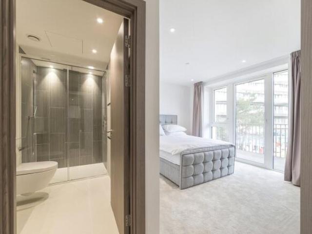 2 bedroom apartment for rent in Admiralty House, 150 Vaughan Way, E1W
