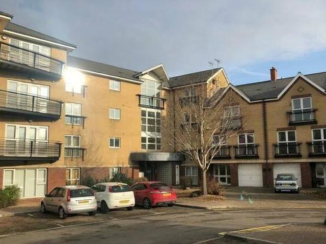 2 bedroom apartment for rent in Adventurers Quay Cardiff Bay CF10