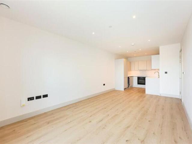 2 bedroom apartment for rent in Aerodrome Road, London, NW9