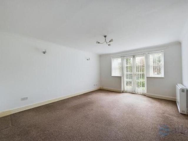 2 bedroom apartment for rent in Aigburth Road, Aigburth, L17