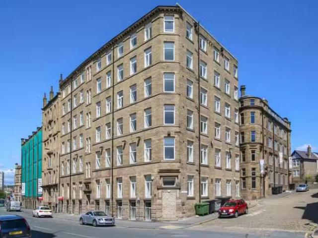 2 bedroom apartment for rent in Airedale House, Sunbridge Road.