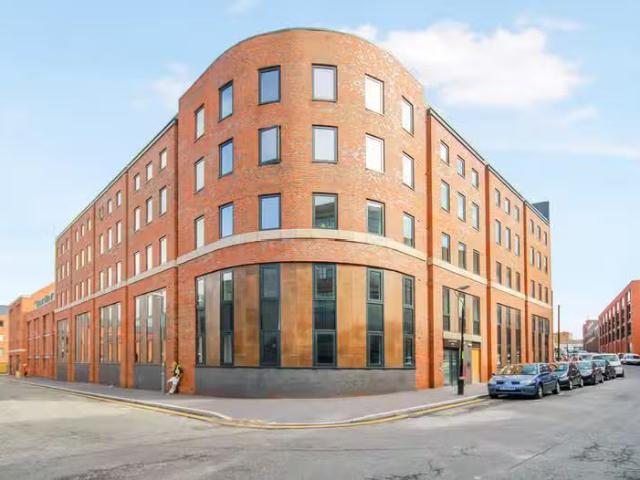2 bedroom apartment for rent in Albion House, Pope Street, Jew.