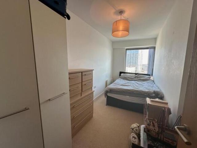 2 bedroom apartment for rent in Alexandra Tower, Princes Dock, L3