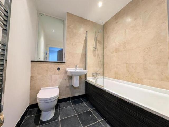 2 bedroom apartment for rent in Alexandra Tower Princes Parade, Liverpool, L3