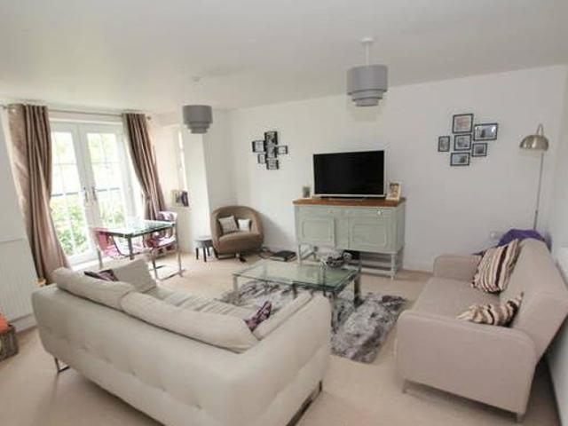 2 bedroom apartment for rent in Alexandra Court Hoole CH2