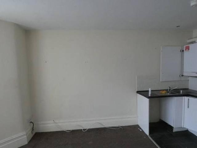 2 bedroom apartment for rent in Alexandra Road Blackpool Lancashire FY1
