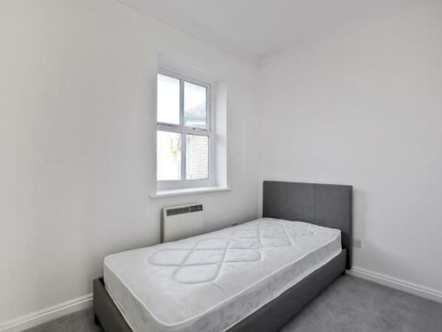 2 bedroom apartment for rent in Alfred Close, Chiswick High Street, W4 5UW, W4