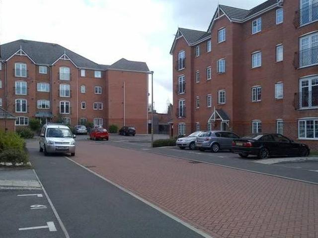 2 bedroom apartment for rent in Allan House Blount Close CW1