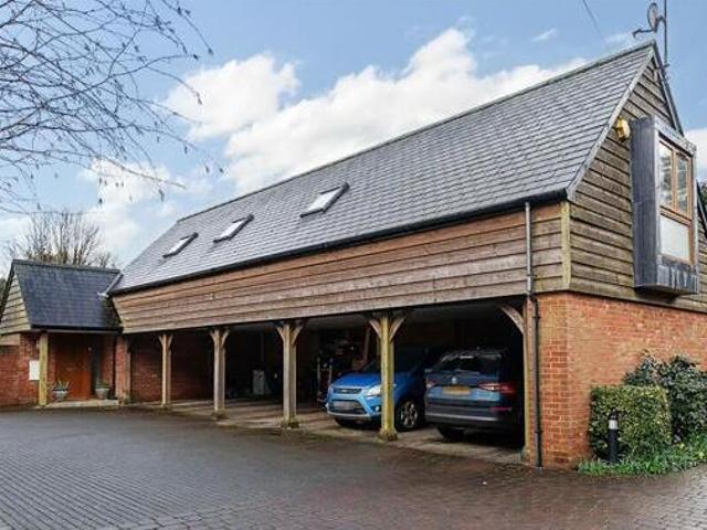 2 Bedroom Apartment For Rent In Alton, Hampshire