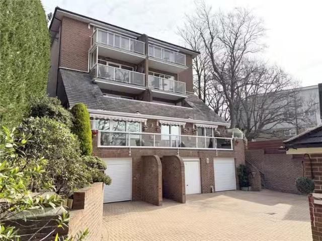 2 bedroom apartment for rent in Alton Road, Poole, BH14