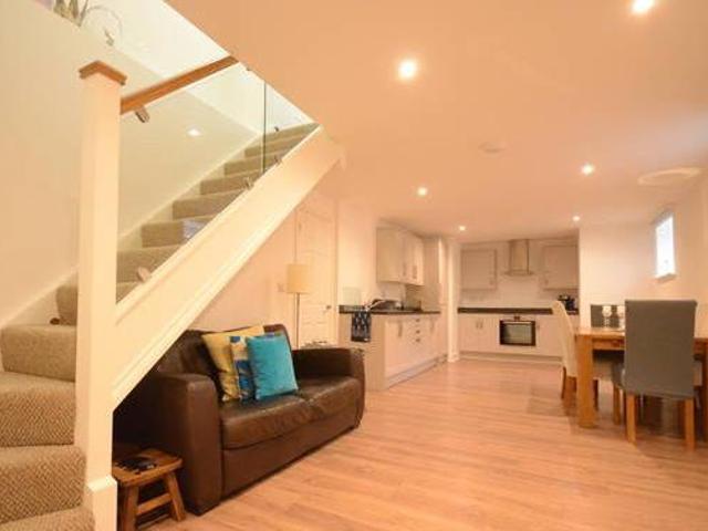2 bedroom apartment for rent in Amelia Court GU14
