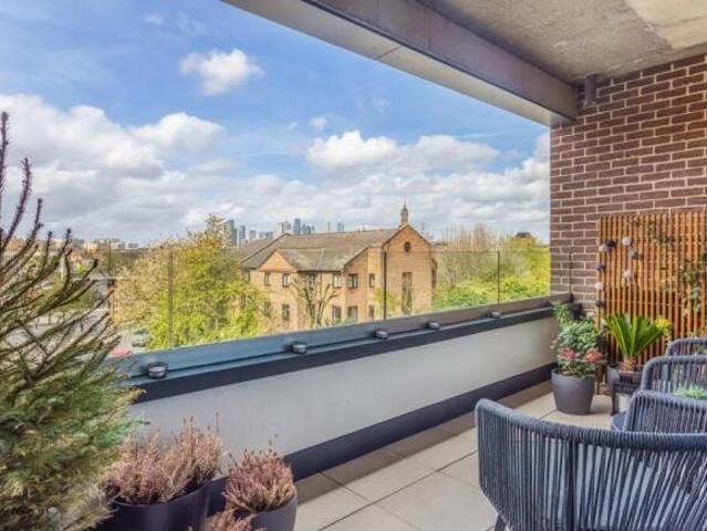 2 bedroom apartment for rent in Amparo House, Greenwich, SE10