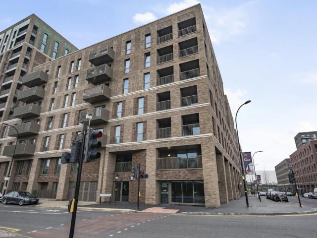 2 bedroom apartment for rent in Anchors Point, Gallions Reach, E16