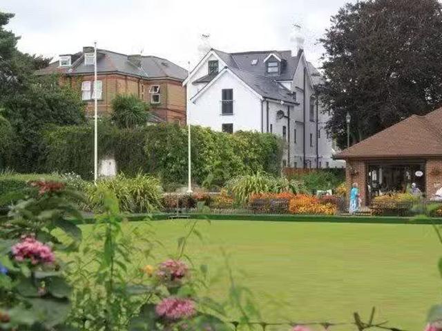 2 bedroom apartment for rent in Annabel Court, 48 Southcote Ro.