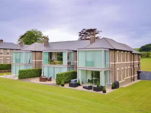 2 bedroom apartment for rent in Apartment 6, Wyatt House, Hens.