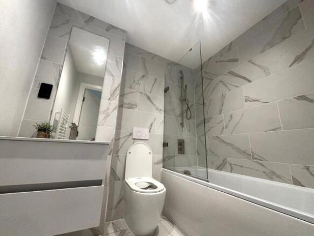 2 bedroom apartment for rent in Apex Lofts, B12